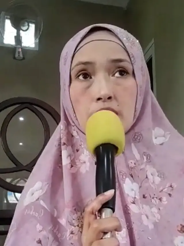 Cantik Berbalut Hijab Syari Intip 7 Potret Mega Putri Aulia Yang