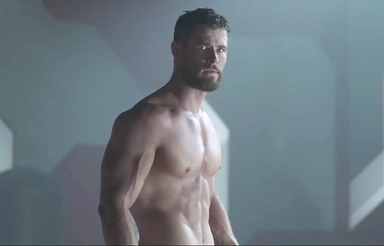 Shirtless Chris Hemsworth Returns To Out Hulk Everyone And Deliver